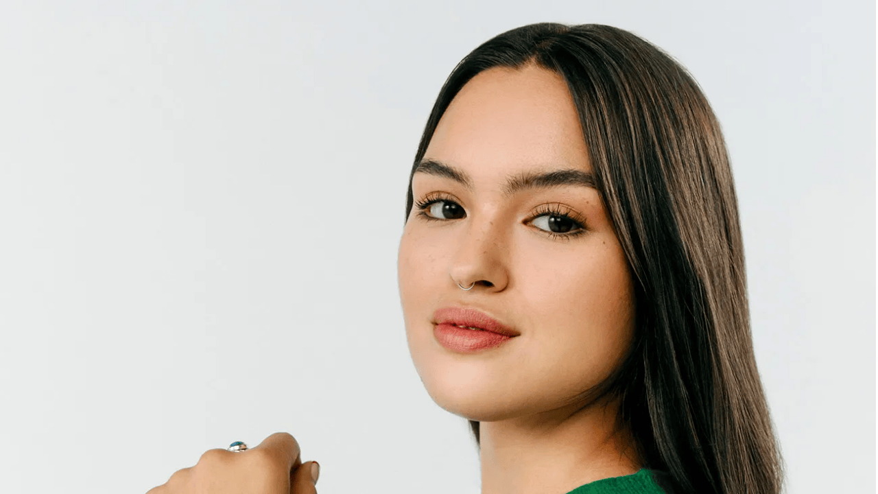 True Detective Yıldızı Anna Lambe, “Heart of the Beast”te Brad Pitt'le ...