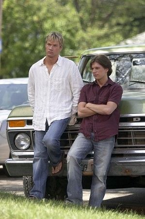 Falcon Beach: Fotoğraf Steve Byers isimlerini içeren 19 fotoğraftan 19 ...