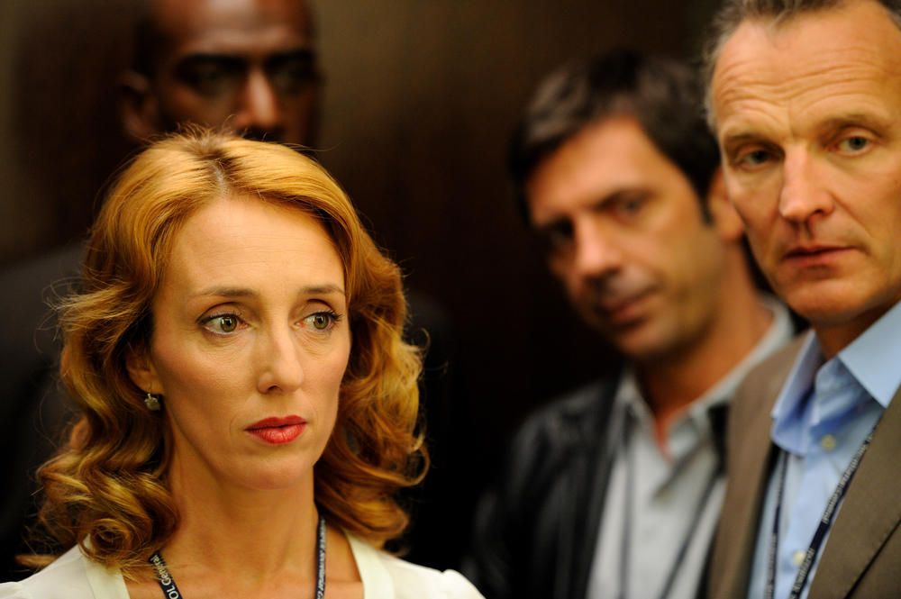 Interpol: Fotoğraf Mark Grosy, Mar Sodupe, Philippe Herisson isimlerini ...