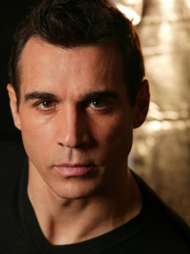 Adrian Paul - Beyazperde.com