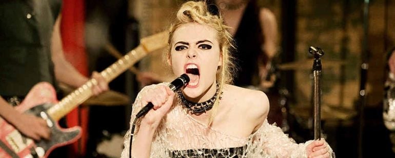 Neil Gaiman Uyarlaması "How to Talk to Girls at Parties"e İlk Bakış ...