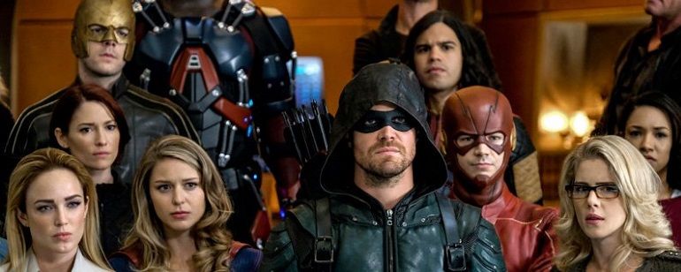 Arrowverse Buluşması ‘Crisis on Earth-X' Yayınlandı - Haberler ...