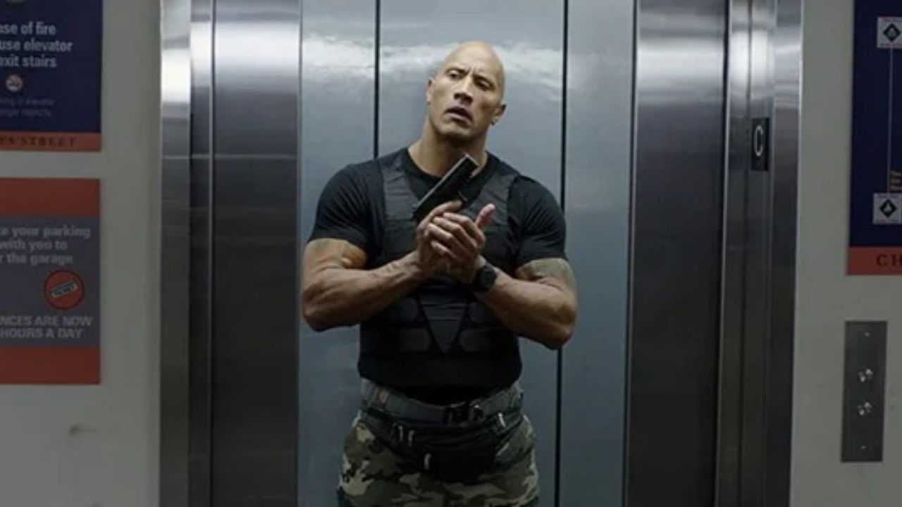 Dwayne Johnson, "Red Notice" Çekimlerinin Bittiğini Bir Görselle ...