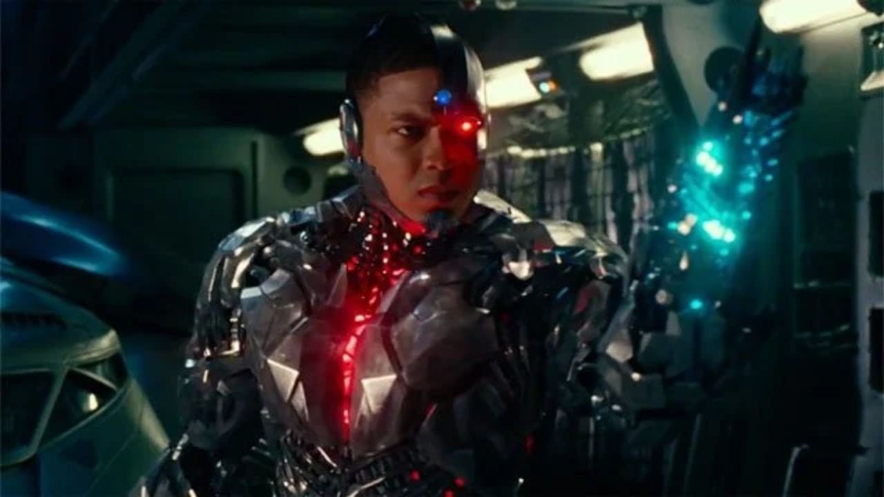 Ray Fisher, Cyborg'un The Flash'ten Çıkarılmasıyla İlgili Konuştu ...