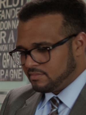 Aaron Burns (V) - Beyazperde.com