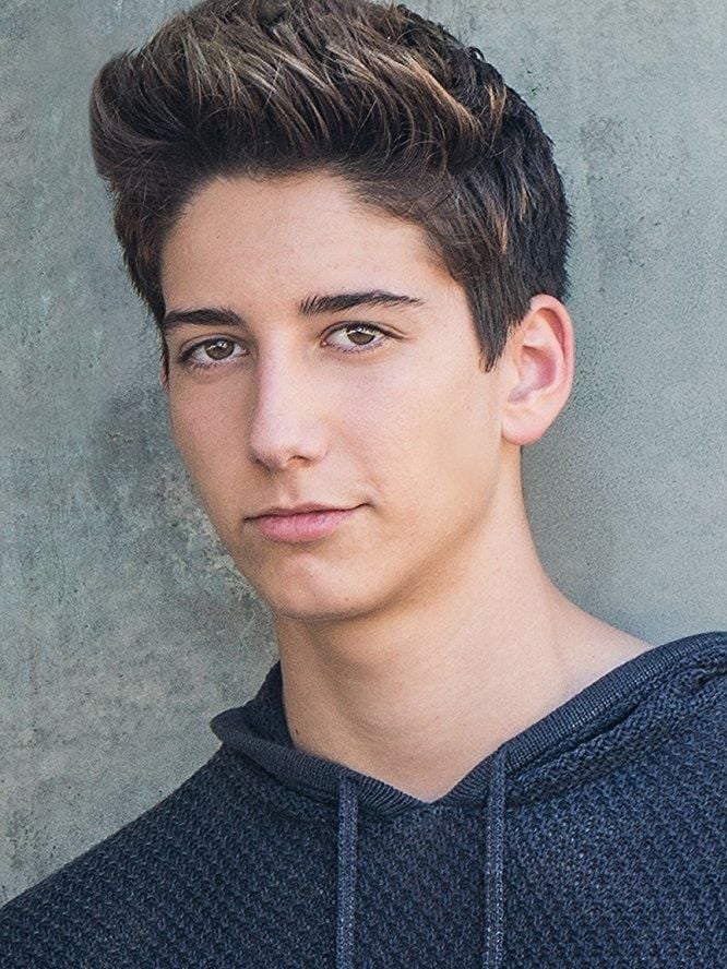 Milo Manheim - Beyazperde.com