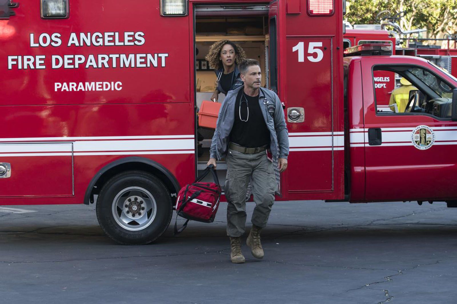 Code Black: Code Black : Fotoğraf Rob Lowe isimlerini içeren 0 ...