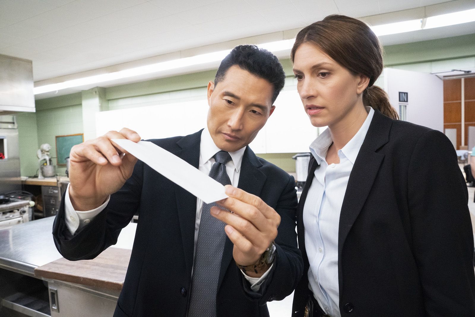 The Hot Zone: Fotoğraf Daniel Dae Kim, Dawn Olivieri isimlerini içeren ...