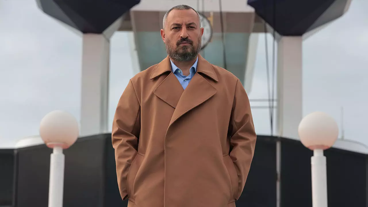 Gaddar: Gaddar : Fotoğraf isimlerini içeren 0 fotoğraftan 160 ...