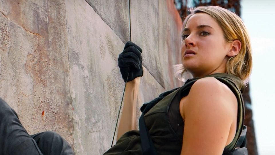 Uyumsuz Serisi: Yandaş Bölüm 1 Klip - Beyazperde.com